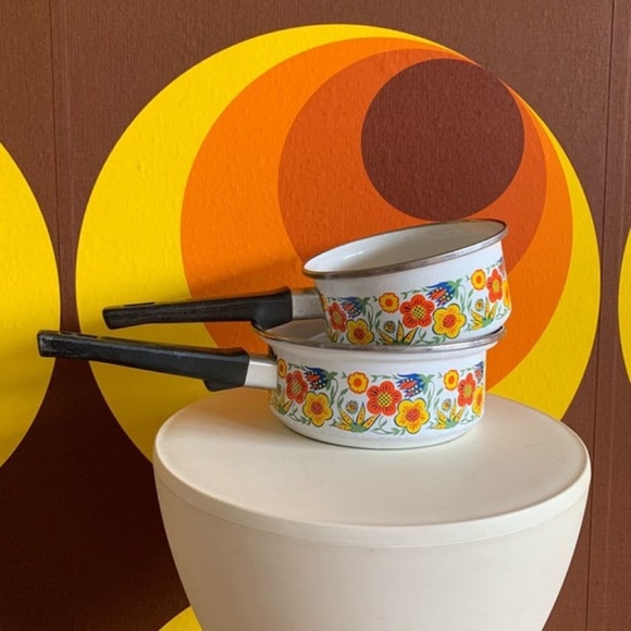 Super Cute 1980's Set of 2 Vintage Enamelware Stovetop Pots Great ...